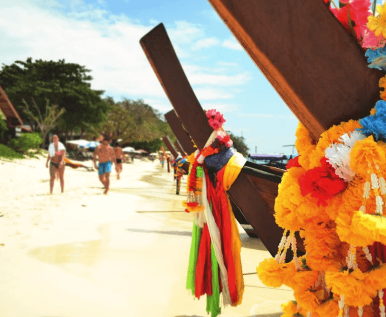 Why People Are Leaving Their Home Country to Become Expats?